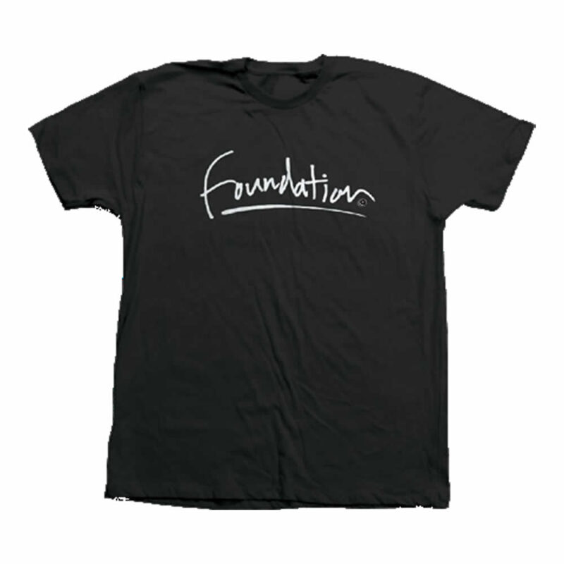 FOUNDATION SCRIPT TEE (BLACK) – 株式会社K&Kコーポレーション